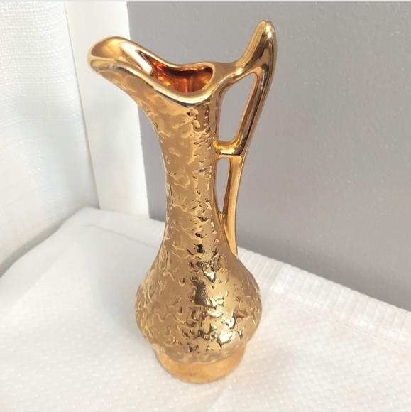 Elynor China | Accents | Vintage Weeping Gold Pitcher Bud Vase Elynor ...